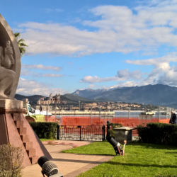 ACO Servokat GD : Couvercle de visite avec assistance à l'ouverture par vérin à gaz